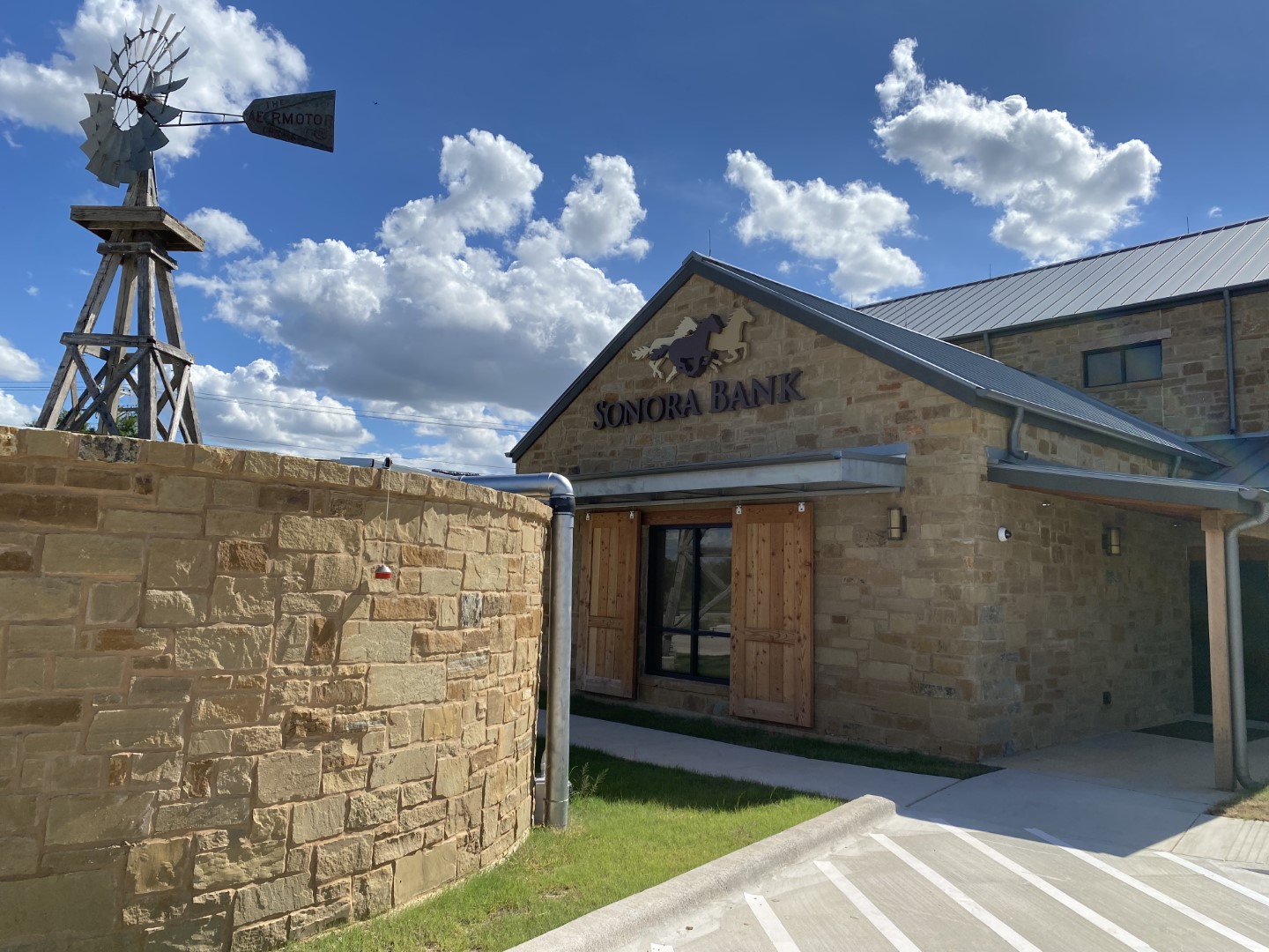 Sonora Bank New Braunfels - 2024 TWDB Rain Catcher Award - Innovative ...